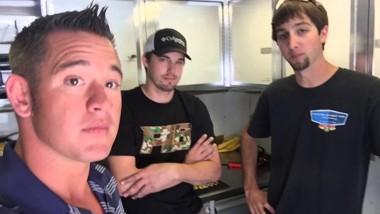 Wes Buck talks with Daniel Pharris and Tyler Crossnoe at Lights Out 7 ...