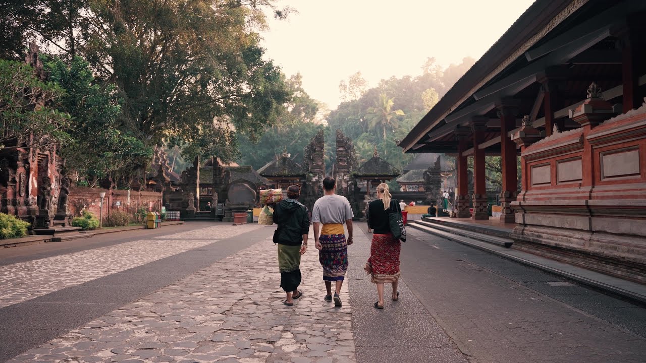 Water Purification Ritual at Bali's Sacred Water Temple - YouTube