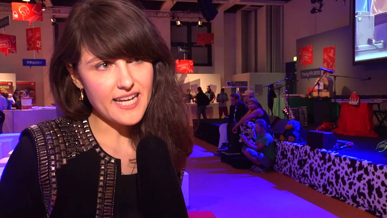 Wie wird man eigentlich ... Synchronsprecherin? - YouTube