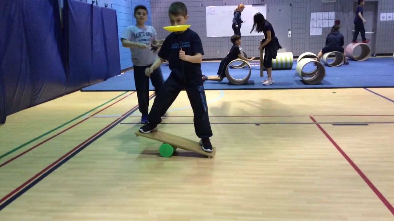 Cirque: Diabolo, Guigui’s trick - YouTube