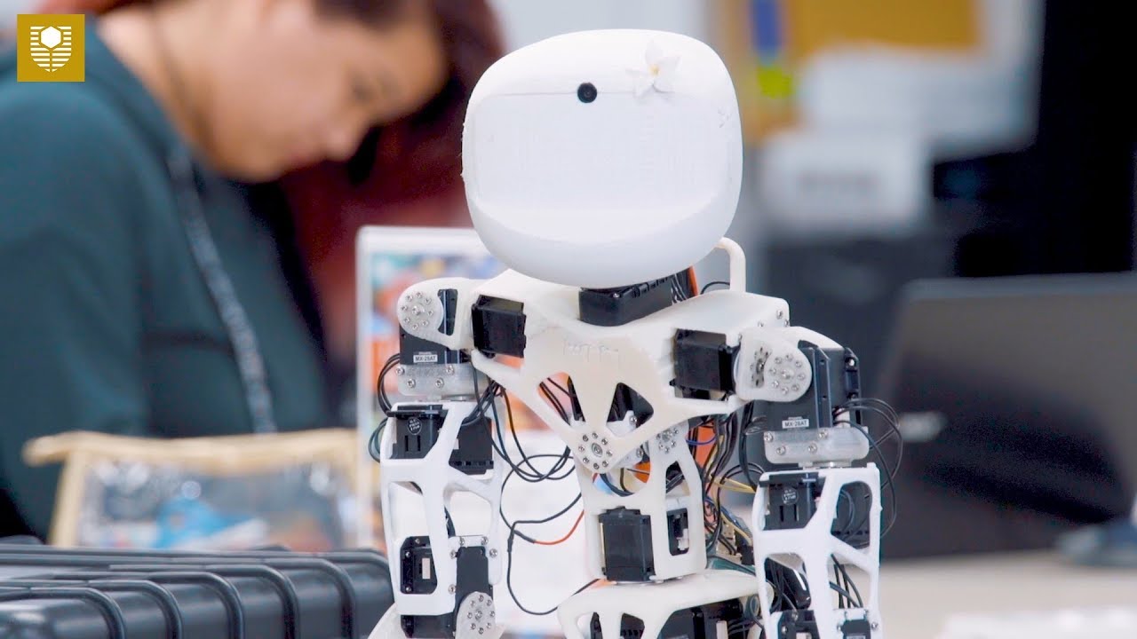 Exploring creativity while studying | Curtin Library Makerspace - YouTube