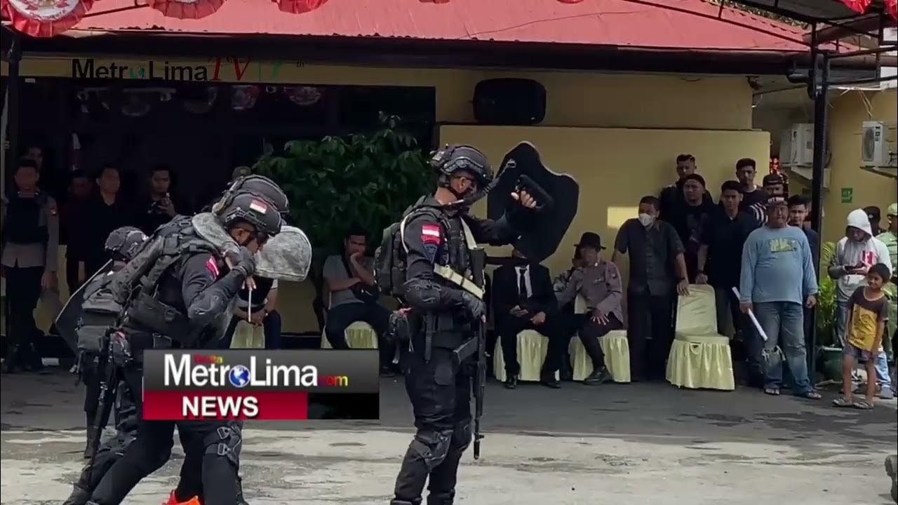 Gelar Simulasi Sispamkota, Kapolres Sintang: Polres Sintang Siap Mengamankan Pilkada 2024 - YouTube