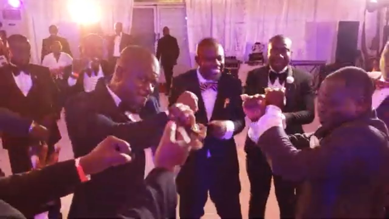 A B Crentsil - Angelina live at Akatakyie Ball 19 - YouTube Music