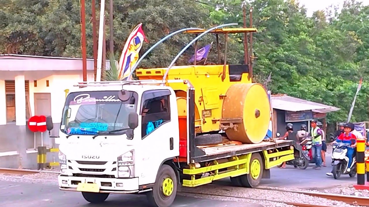MOBIL TRUK MUATAN ALAT BERAT ‼️ TRUK TRONTON, TRUK TRAILER, TRUK ...