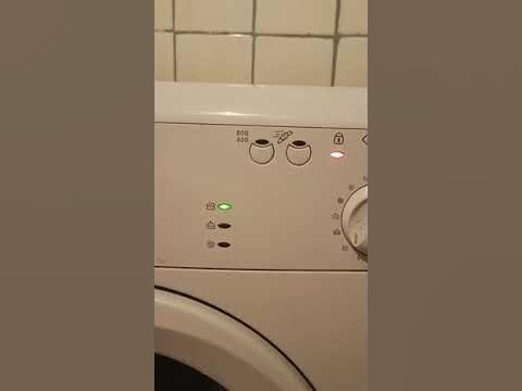 Indesit Wisa 61 сначала запускается начинает стирать и потом... - YouTube