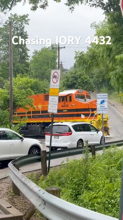 Chasing shortline railroad - IORY 4432 - C44-9W - Midland subdivision - YouTube