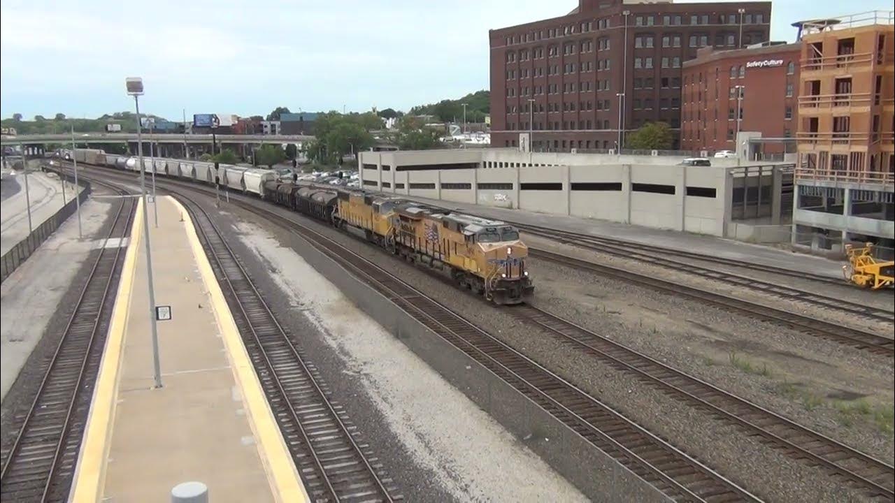 UP #7491 Leads EB Mixed Freight/Autoracks with K5HL and SD70M. Kansas City, MO 8/10/24 - YouTube