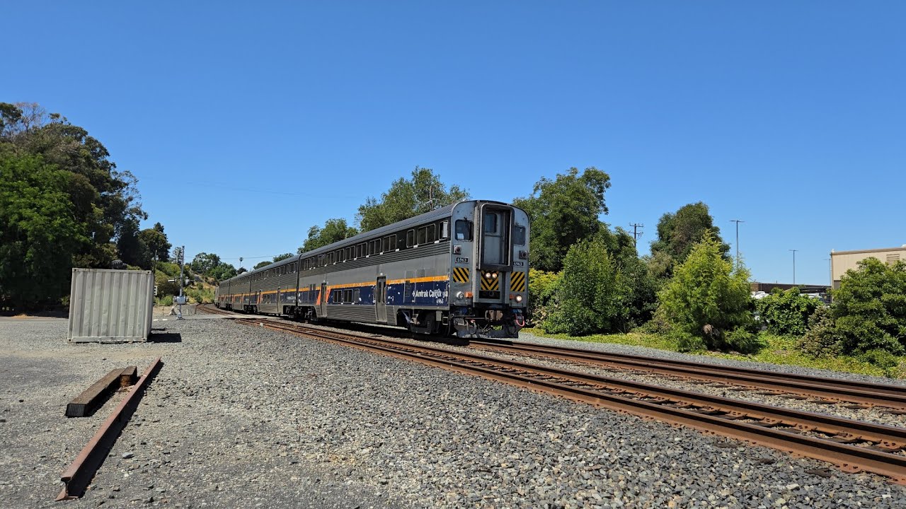 Amtrak Capitol Corridor #728 at Bayfront Park with CDTX #6963 Cab Car ...