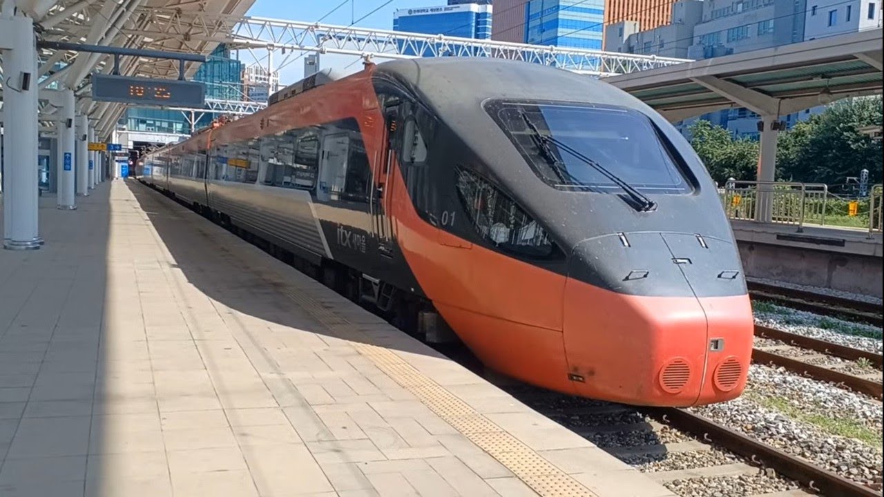 KORAIL ITX-セマウル ソウル駅発車 ITX-새마을 서울역 출발 - YouTube