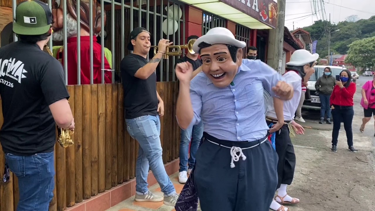 Cimarrona La Cima - Juana la Cubana - YouTube