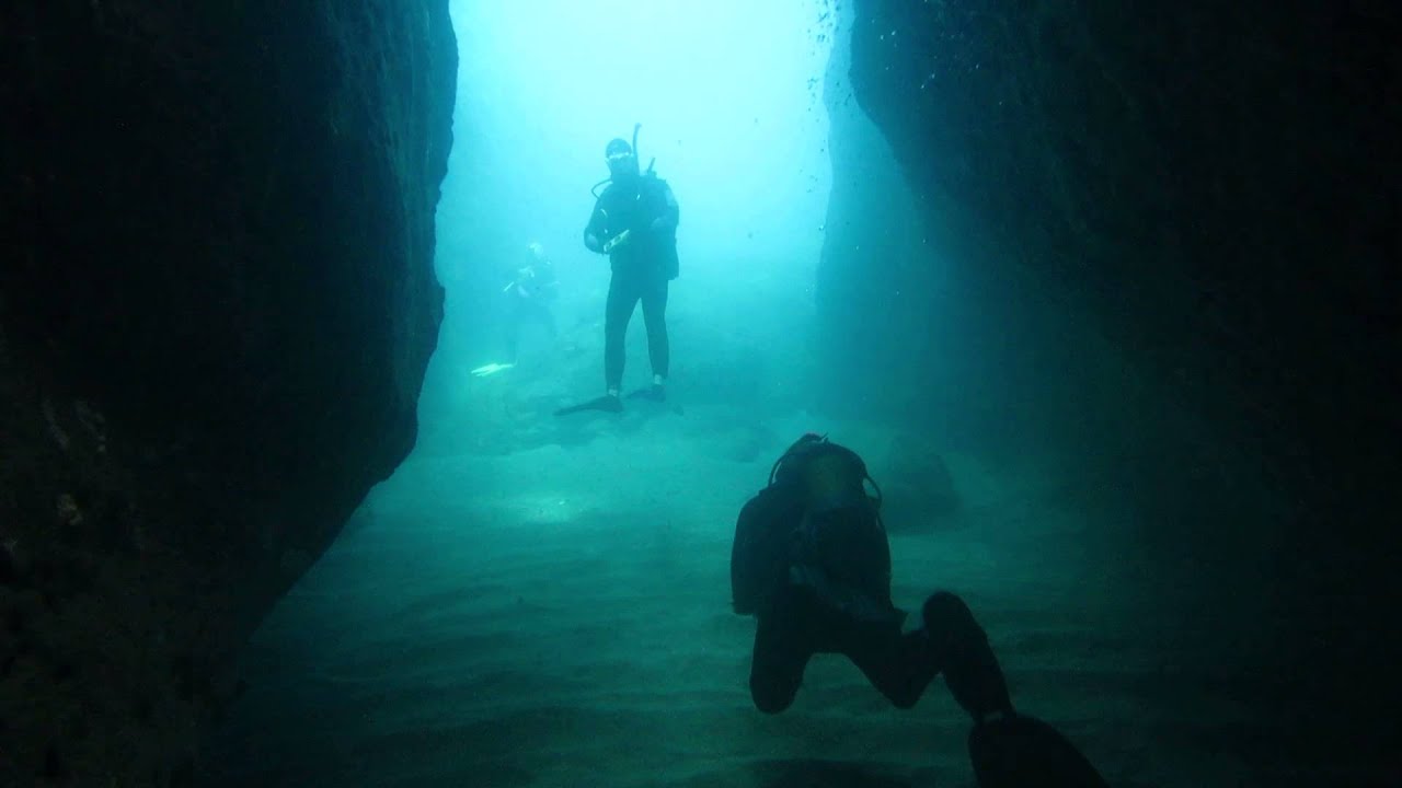 Tauchen in Kreta - Panormos-Cave (Teil 1) - YouTube