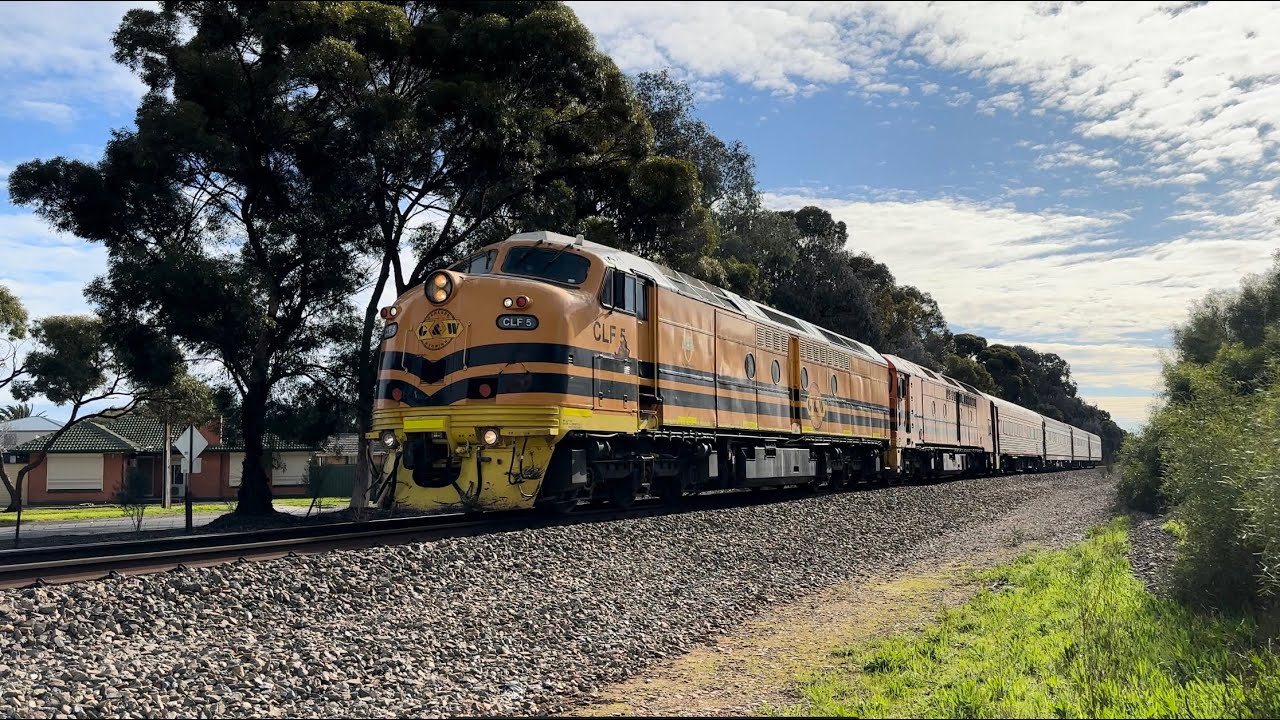 AK82 with CLF5 ALF22 at Salisbury North. 5-7-2023. - YouTube