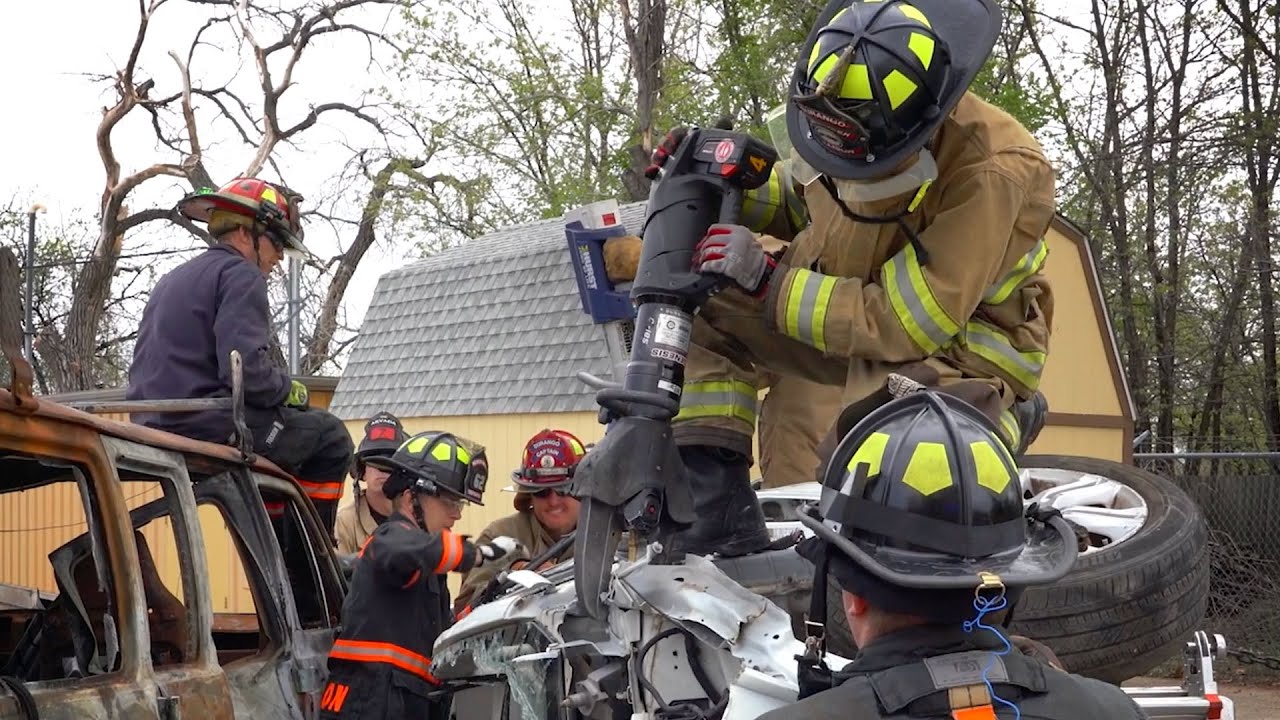 Tie Back Rig (Part 5): Extricating the Vehicle | Vehicle Extrication ...