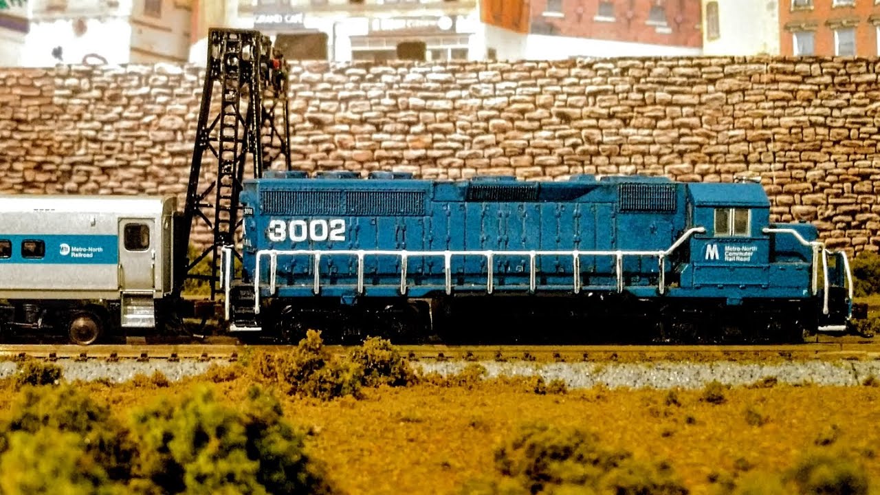 Metro-North Sunday run buys. N scale. - YouTube
