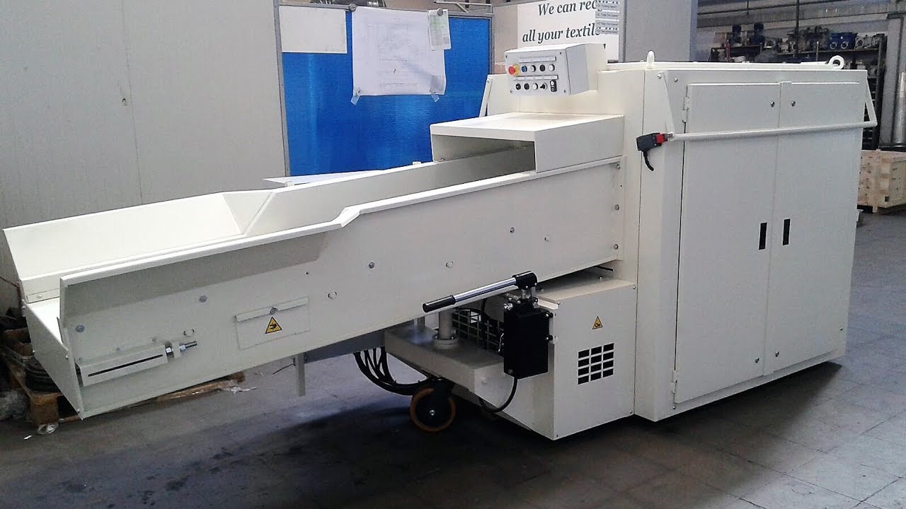 Thermobonded felt cutting MGC750 cutting machine - YouTube