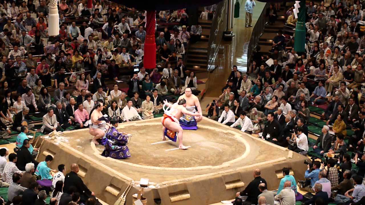 2013 May Grand Sumo Tournament - Yokozuna Dohyô-iri - YouTube