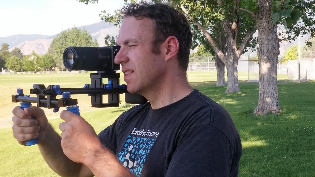 Using a Shoulder Rig Camera Stabilizer - FOTOWELT Shoulder rig demo and ...