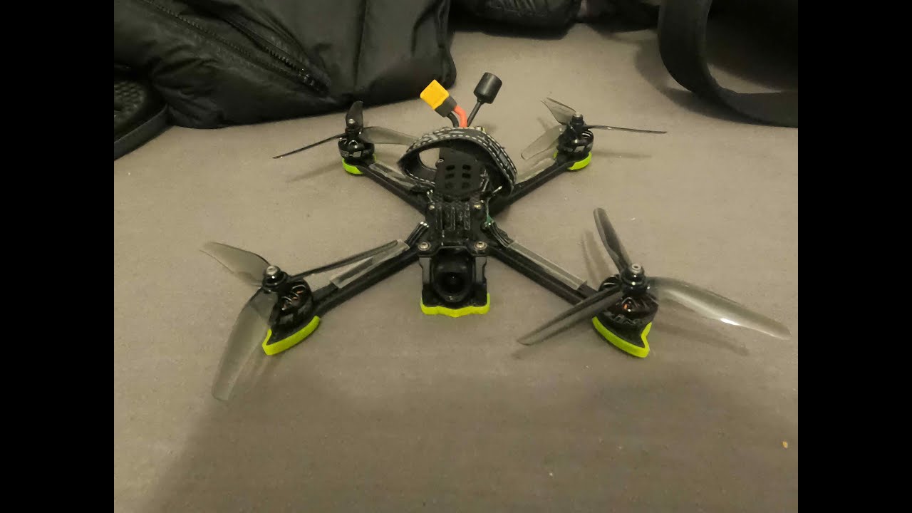 FPV Drone Diving Iflight Nazgul V3 with Dji O3 - YouTube