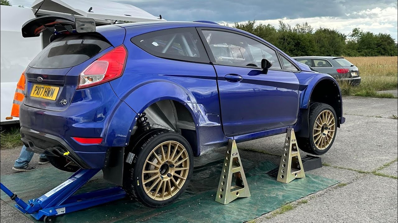 Ford Fiesta R5 Rally Car being driven on test day - YouTube