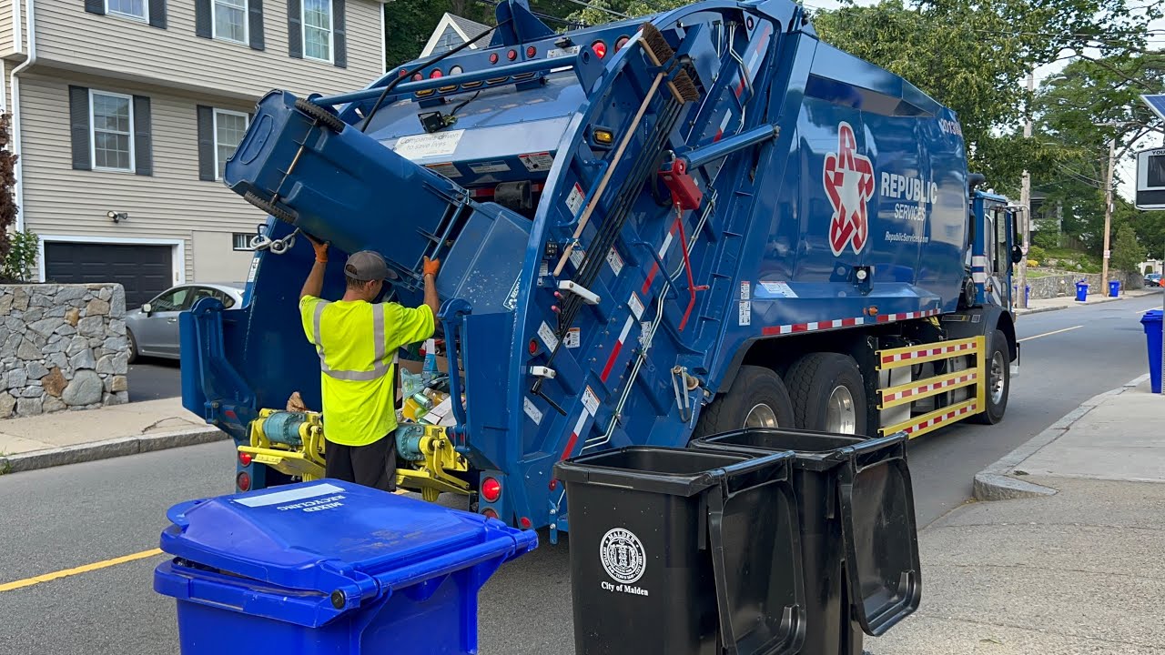 BRAND NEW Garbage Truck Murdering Malden Recycling - YouTube