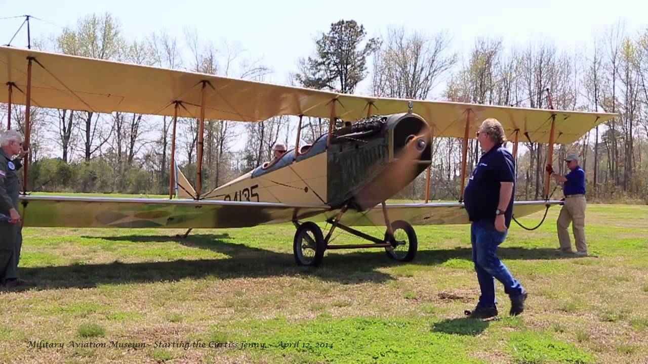 Curtiss Jenny Engine Start - YouTube