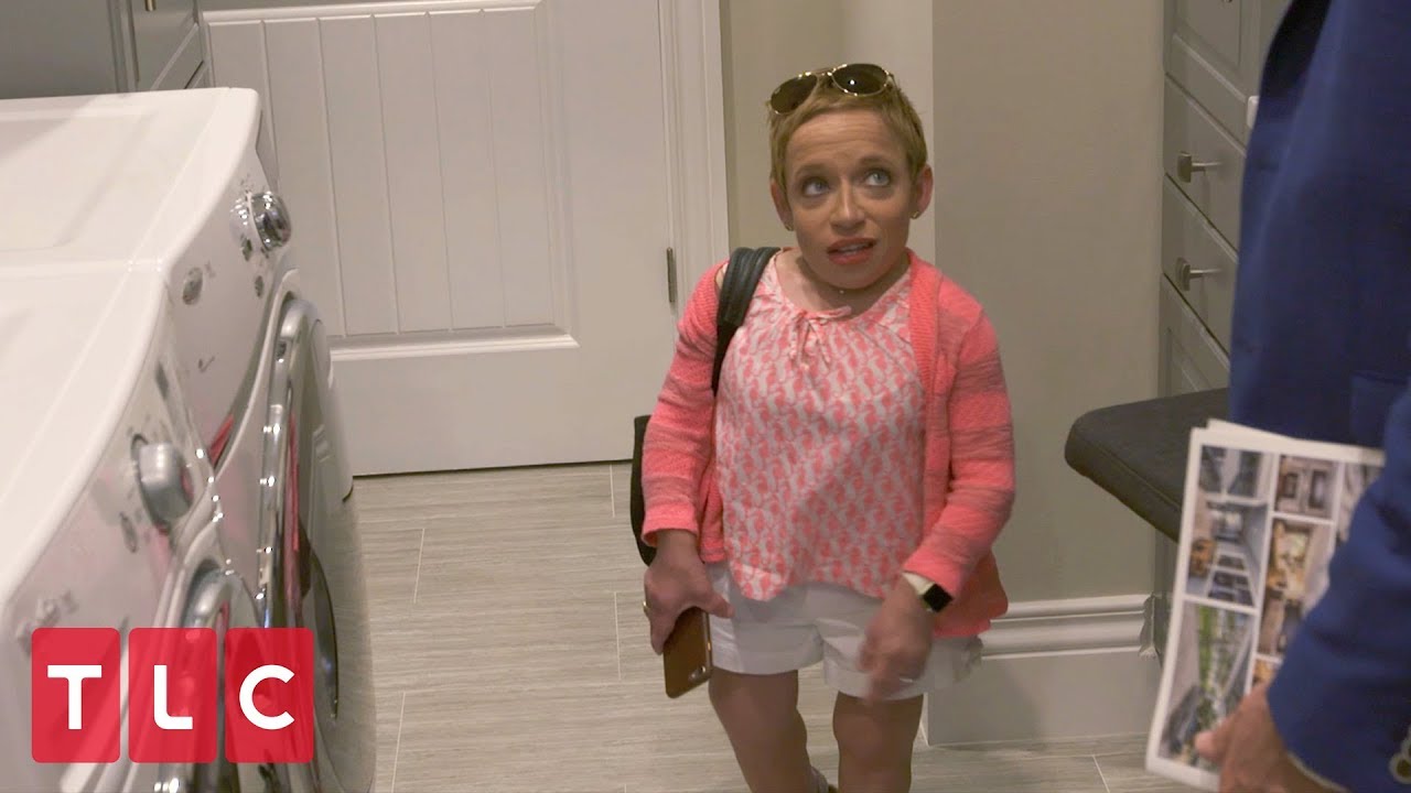 Looking for a New House With Two Kids | The Little Couple - YouTube