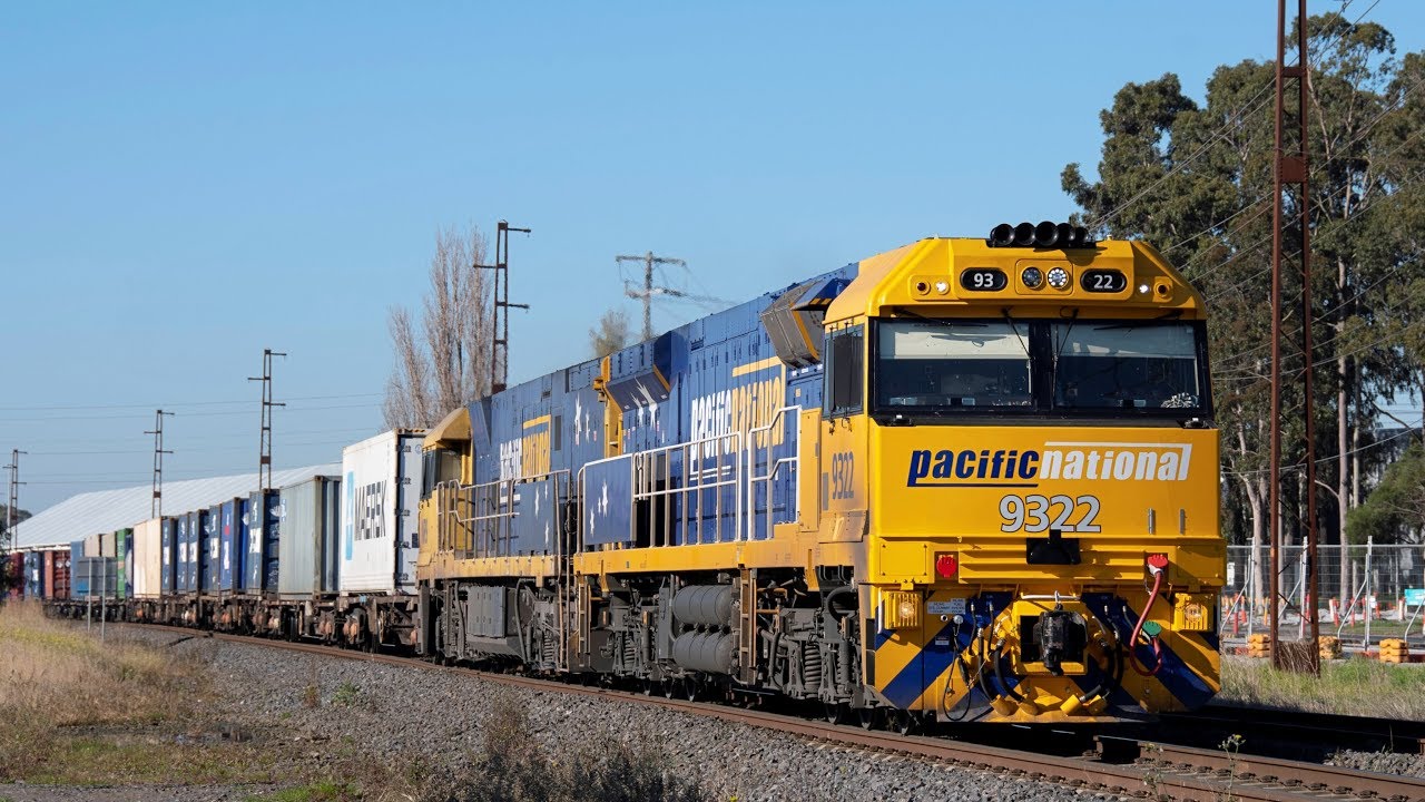 Newly Built PN C44aci on an Interstate Intermodal! | Pacific National's ...