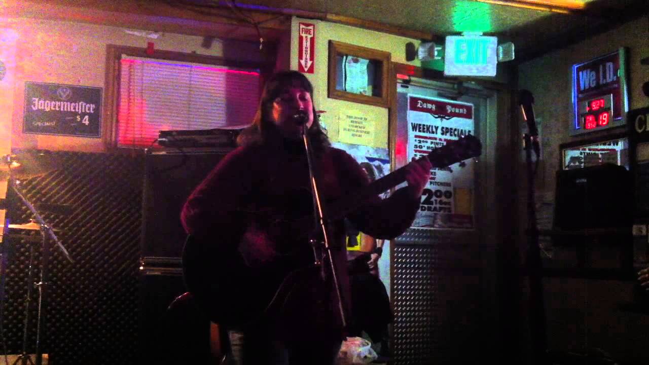 Deb Rosenberg sings and plays her heart out for us at The Dawg Pound ...