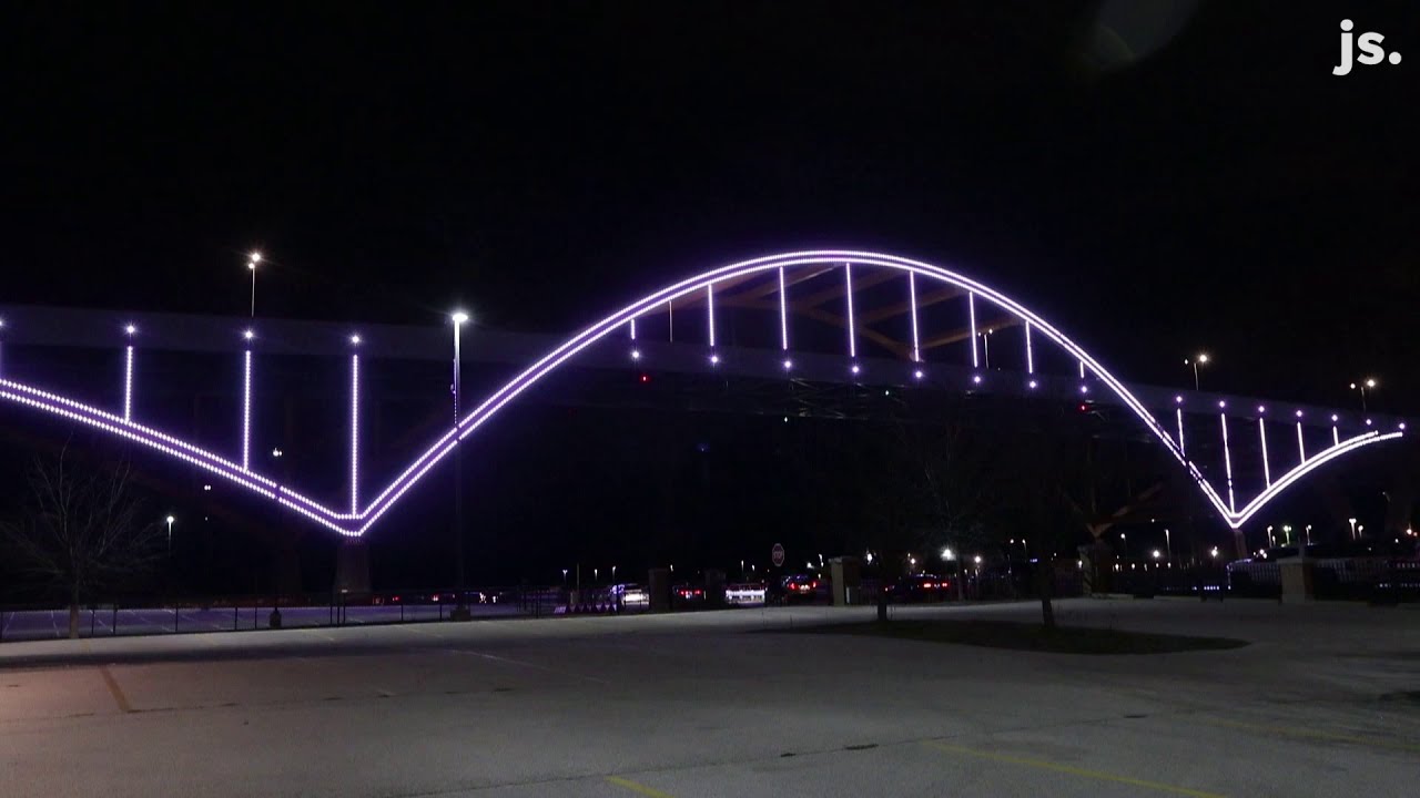 Colorful lights fired up on the Hoan Bridge - YouTube