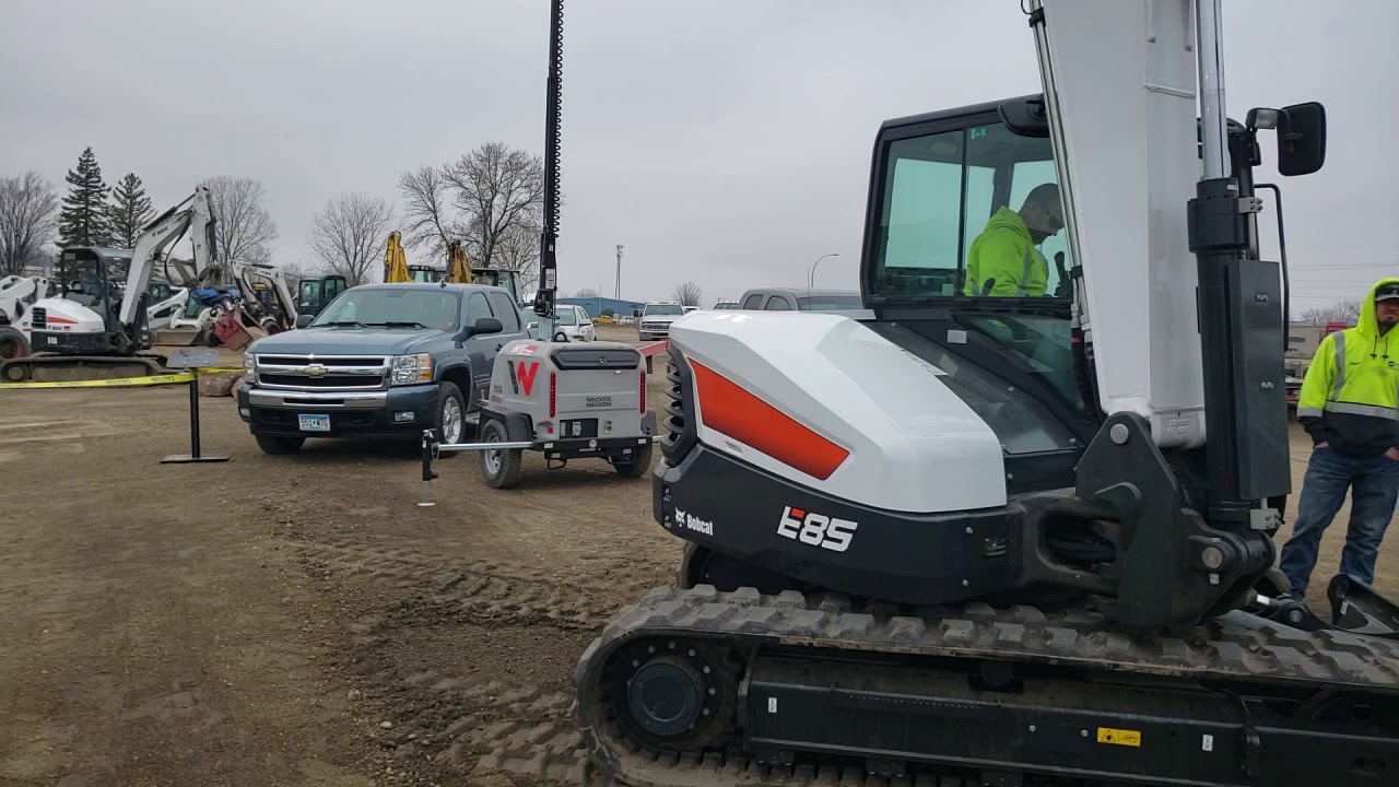 Farm Rite Open House Walkaround of Bobcat S850 Skid Steer Loader - YouTube