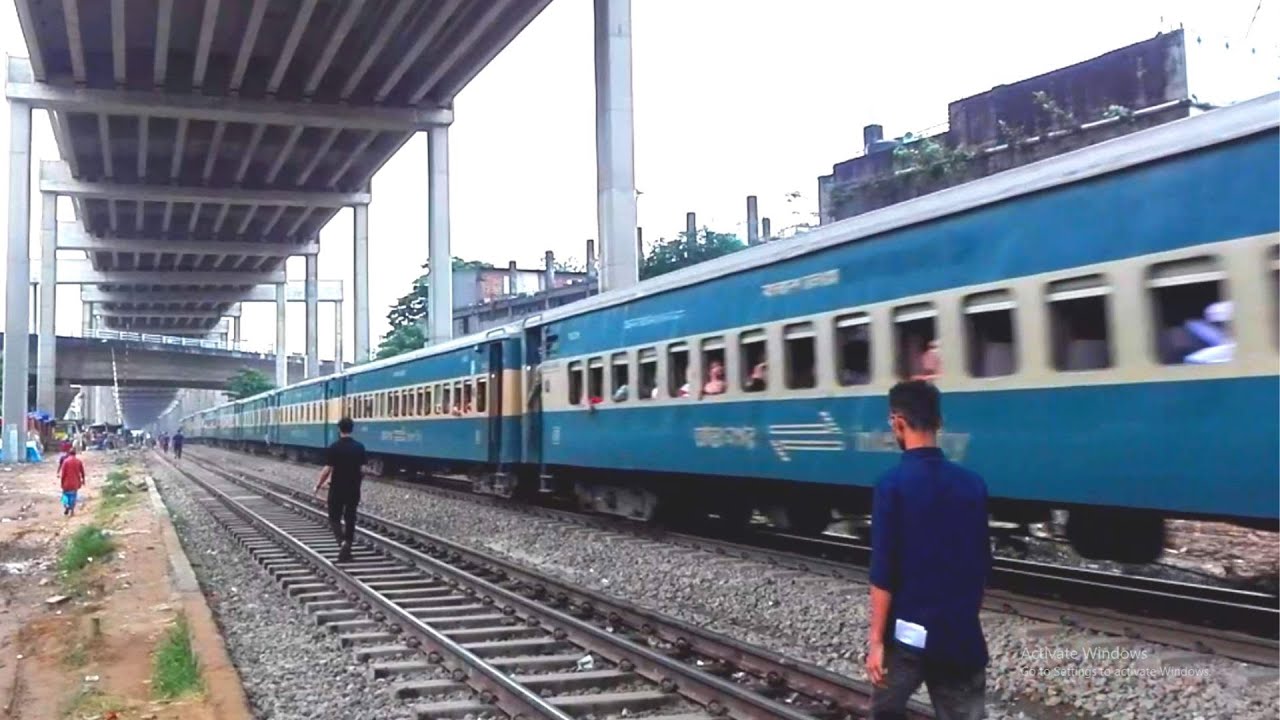 Dhaka train, Bangladesh railway - YouTube