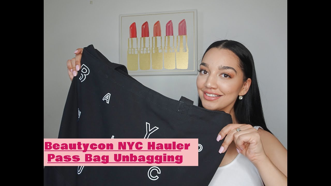 Whats in my Bag Beautycon NYC Hauler Bag 2019 - YouTube
