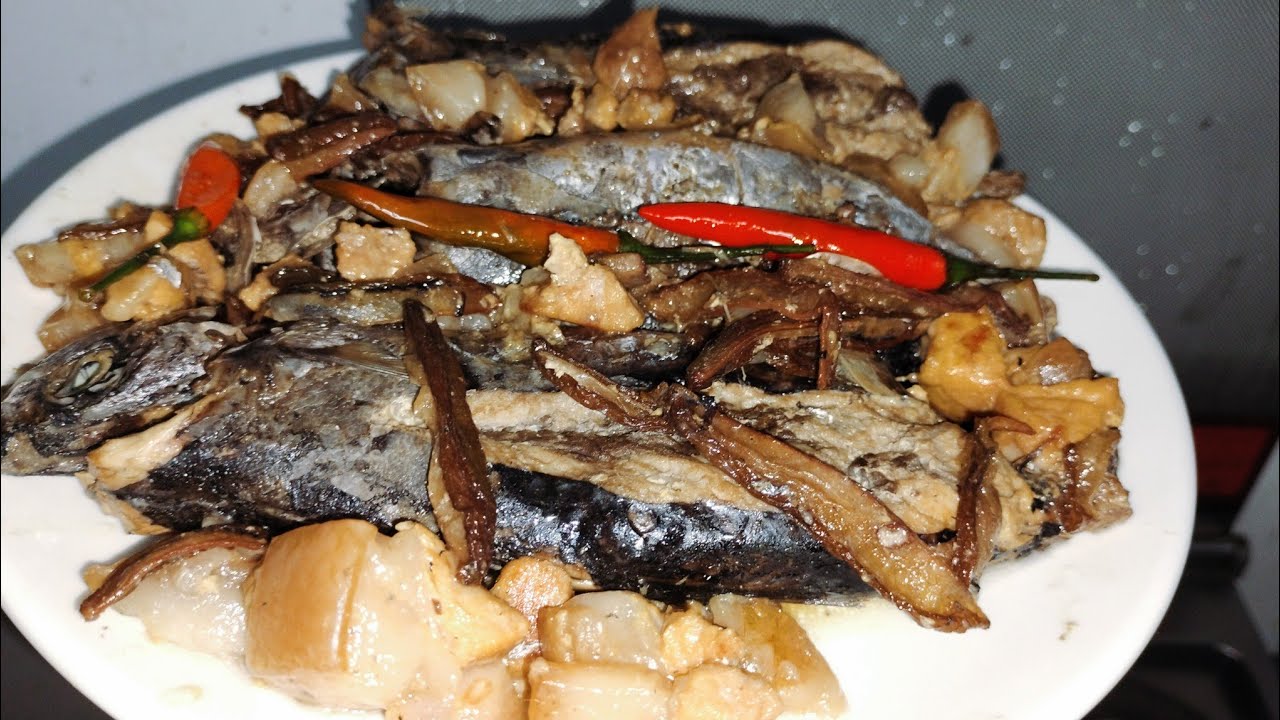 Sinaing Tulingan / Original Recipe ng Sinaing na Tulingan - YouTube