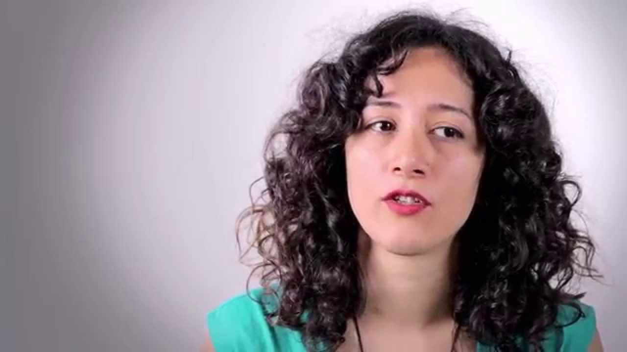 Le Mur, entretien avec Elika Hedayat - YouTube