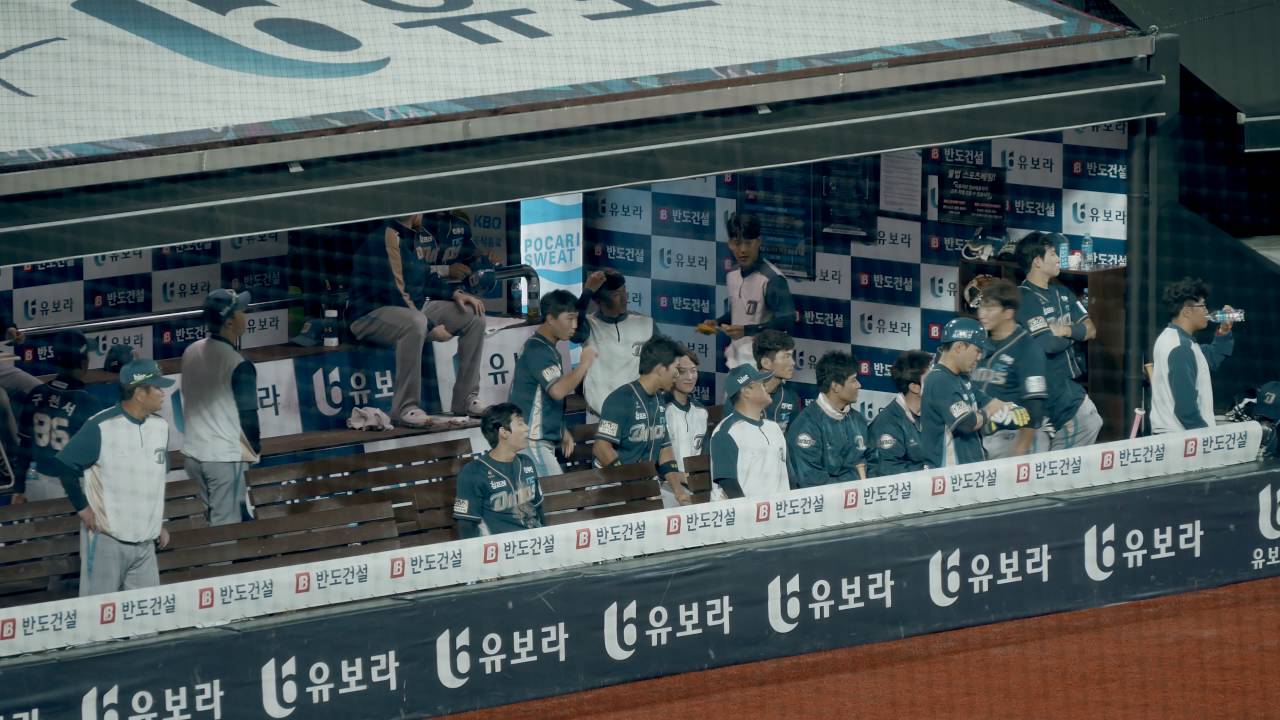 NC and KT's baseball game at Suwon KT wiz Park with Panasonic GX8 - YouTube