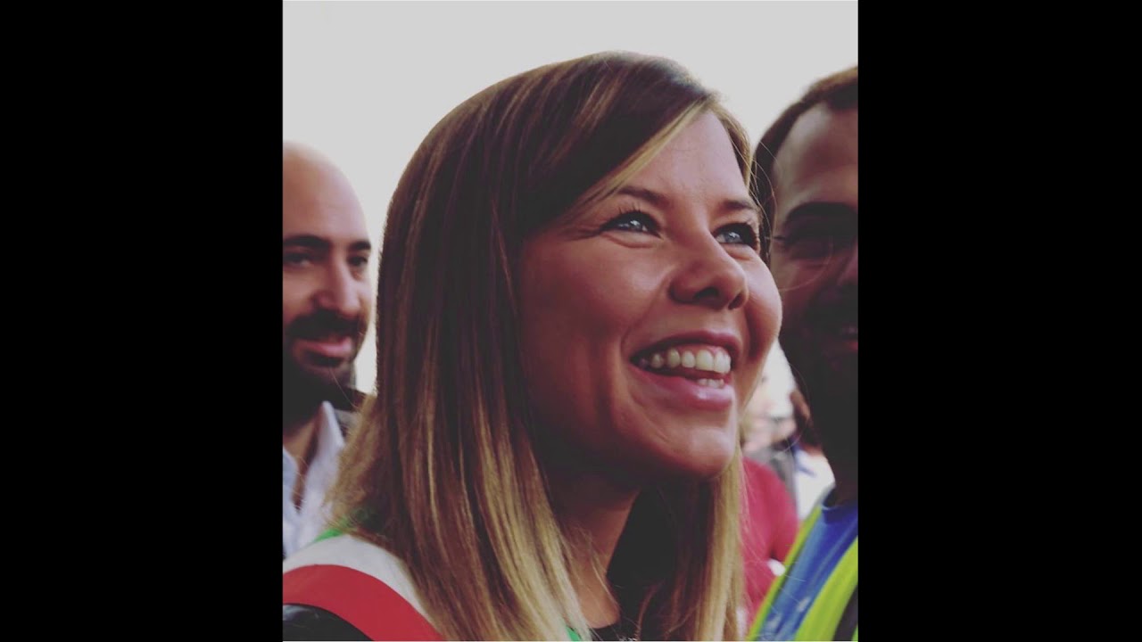 Una storia senza tempo Alessandra Clemente - YouTube