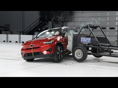 2022 Volvo C40 Recharge original side IIHS crash test