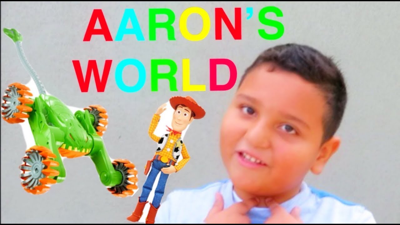 MY FAVORITE CHRISTMAS TOYS || Aaron's World - YouTube
