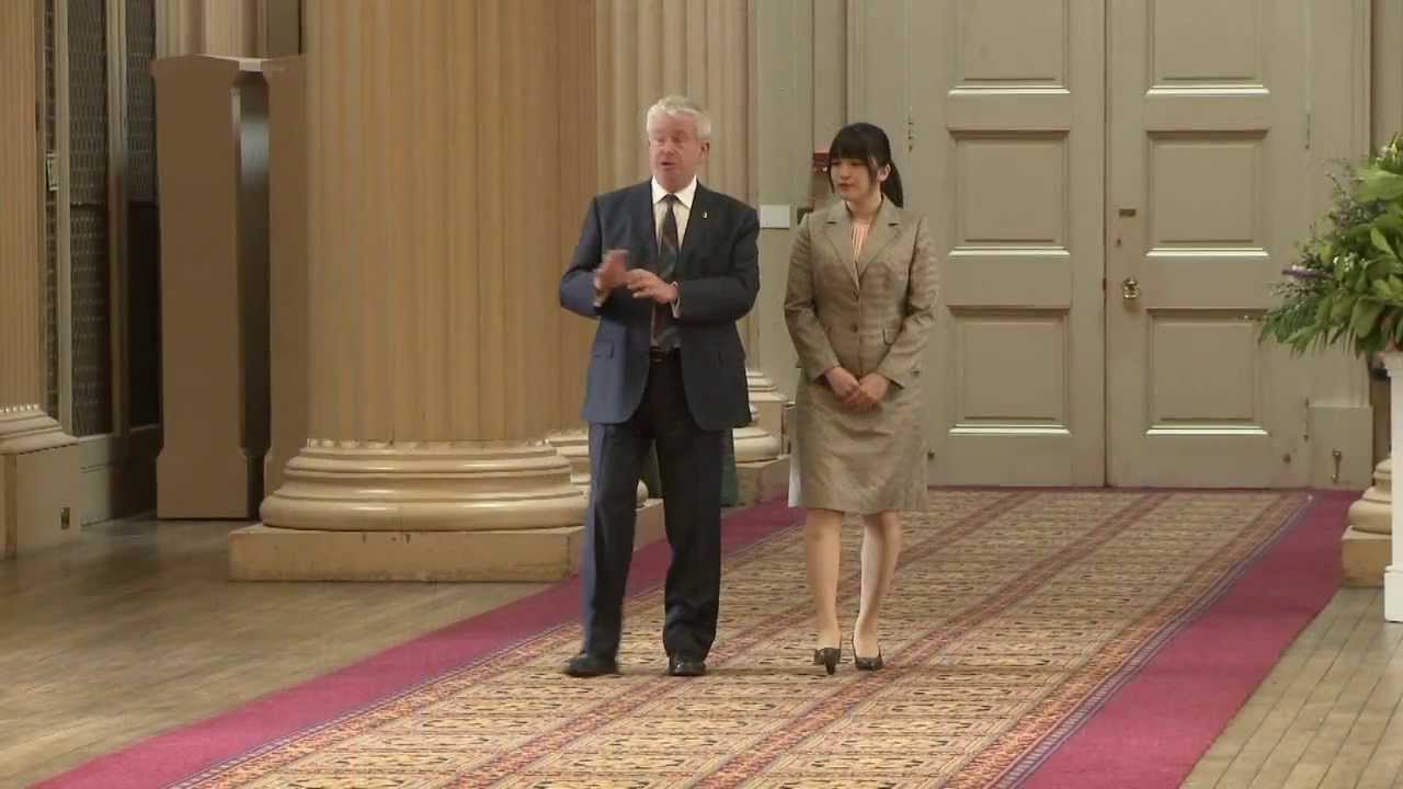 Hosting royalty - YouTube