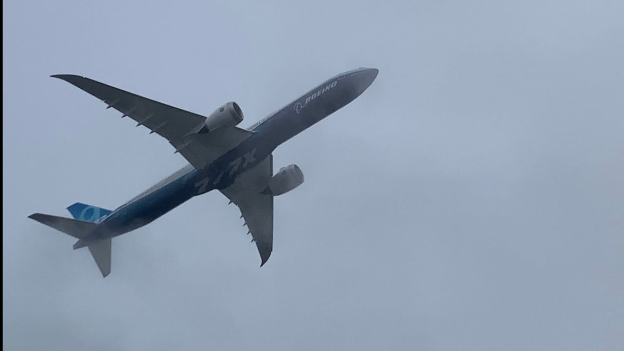 Boeing 777X Takeoff From Boeing Field (BOE002) 12-7-21 - YouTube
