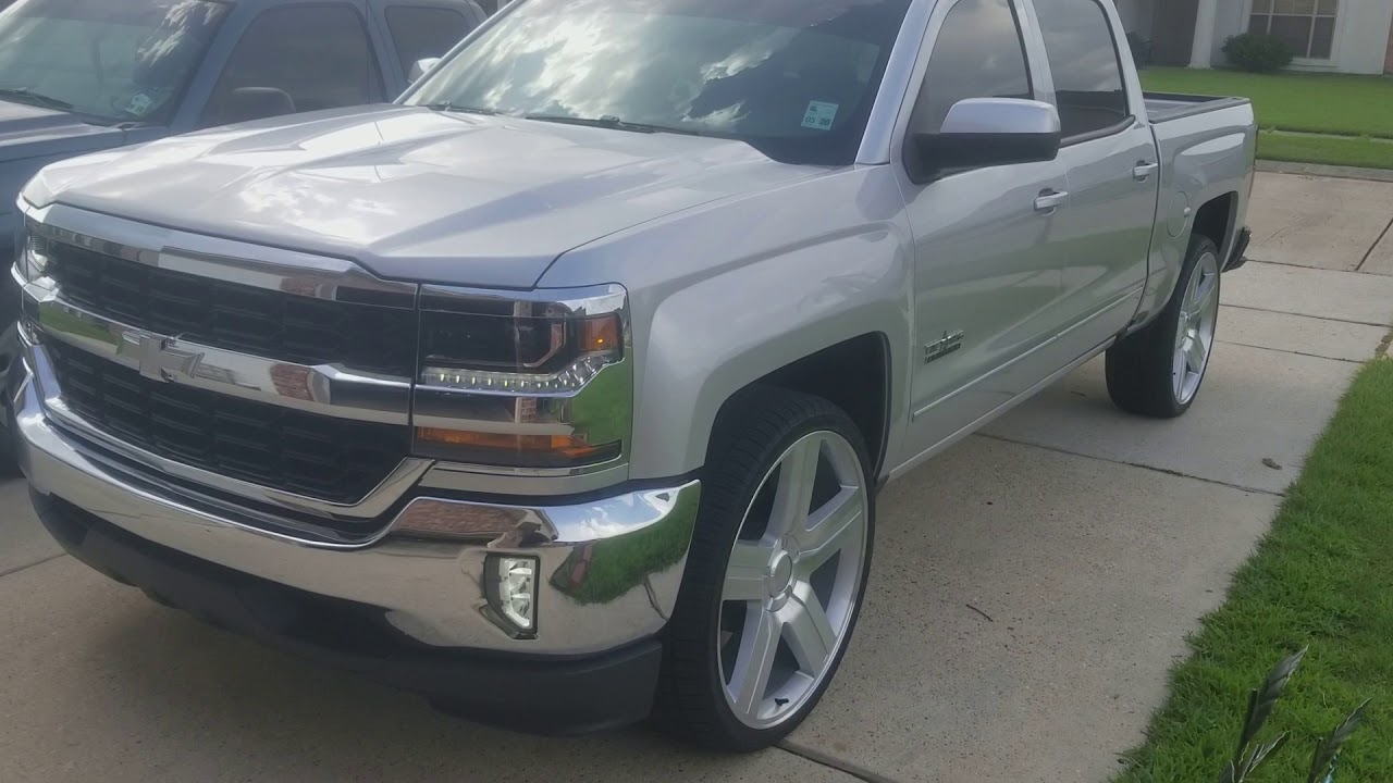 Silverado on 26's - YouTube