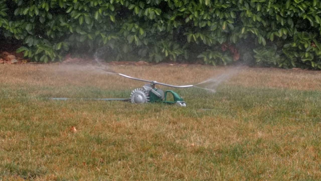 National Walking Sprinkler Time lapse 30x speed. - YouTube