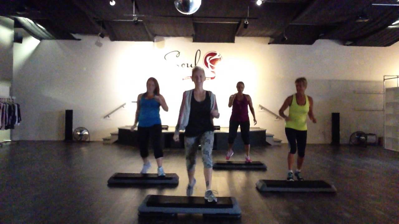 Zumba Step - Pose (Zumba Fitness) ZIN Volume 41 - YouTube