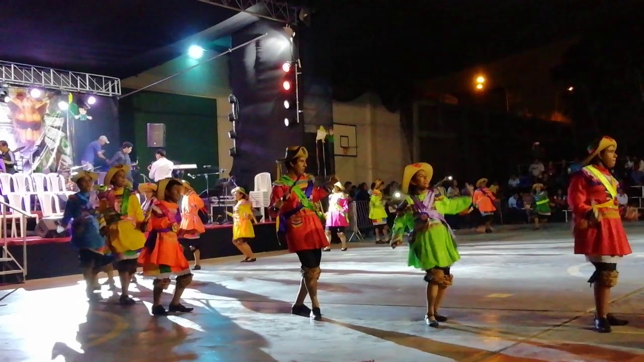 Contradanza de Huamachuco - San Columbano por Naela - YouTube