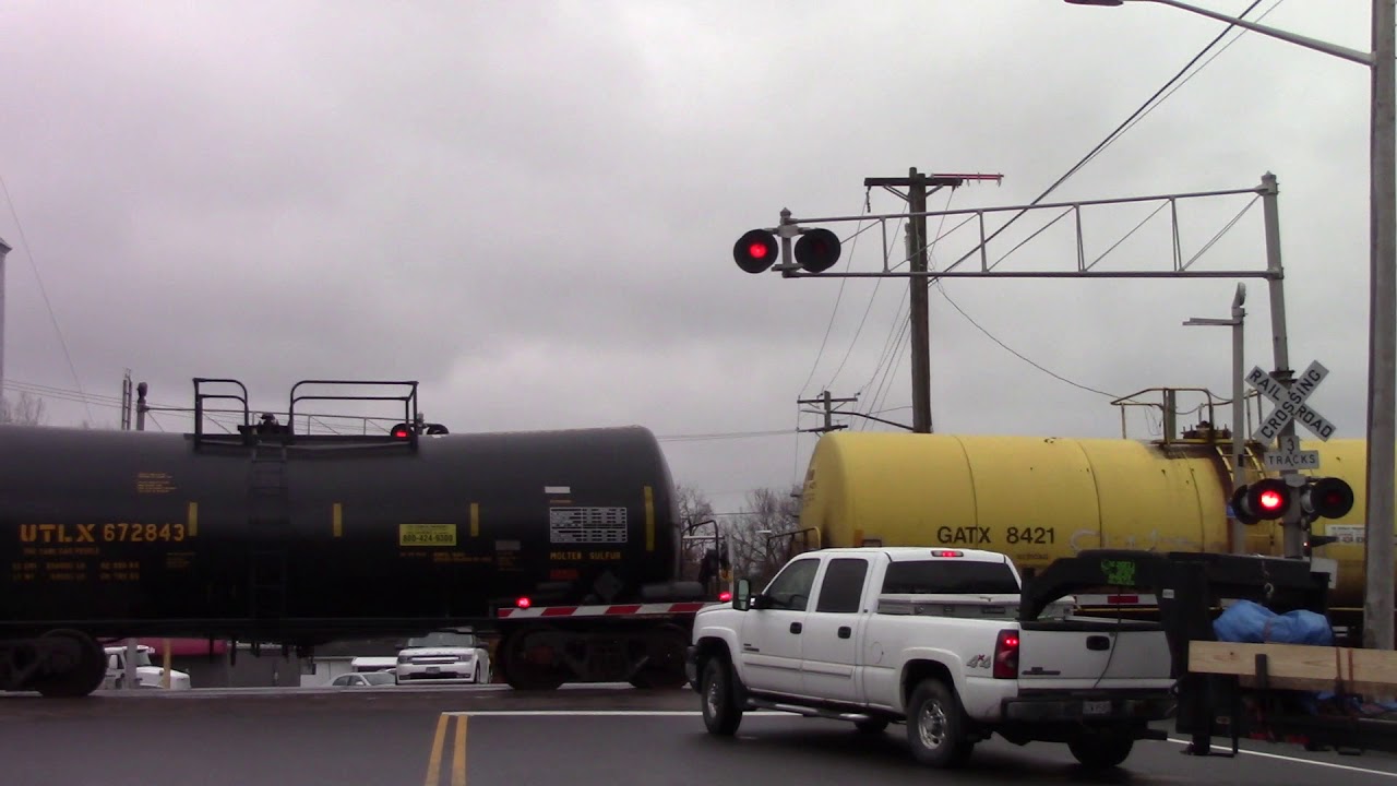 CSX 3282 Meets NS 7016 in Edgerton, OH 11/9/18 - YouTube