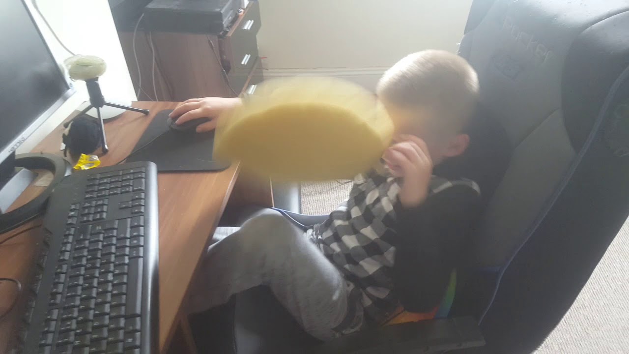 When your cousins on your pc - YouTube