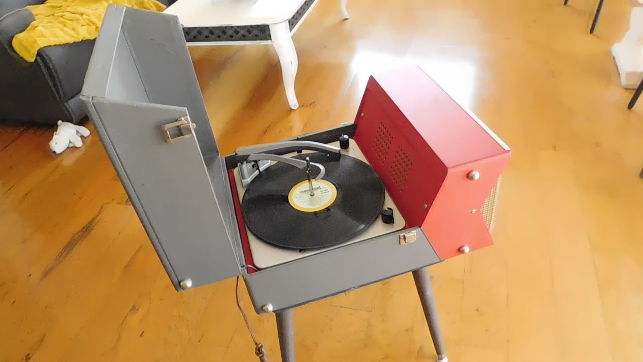 Columbia record player playing a 33 RPM LP record. - YouTube
