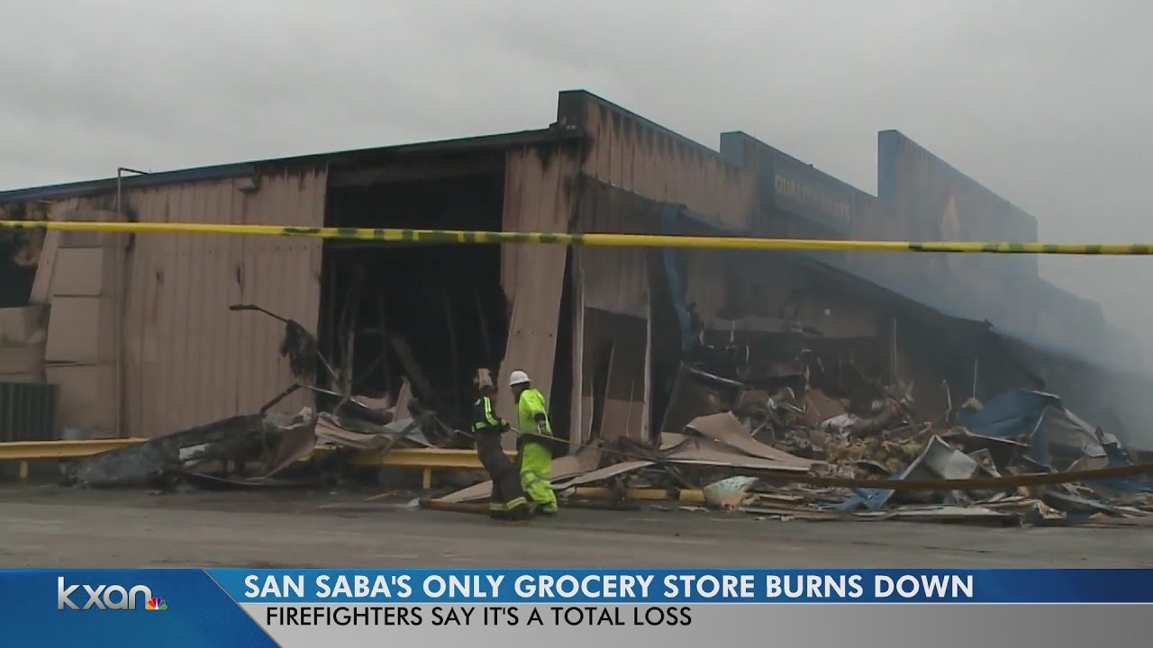San Saba grocery store catches fire, no one injured - YouTube