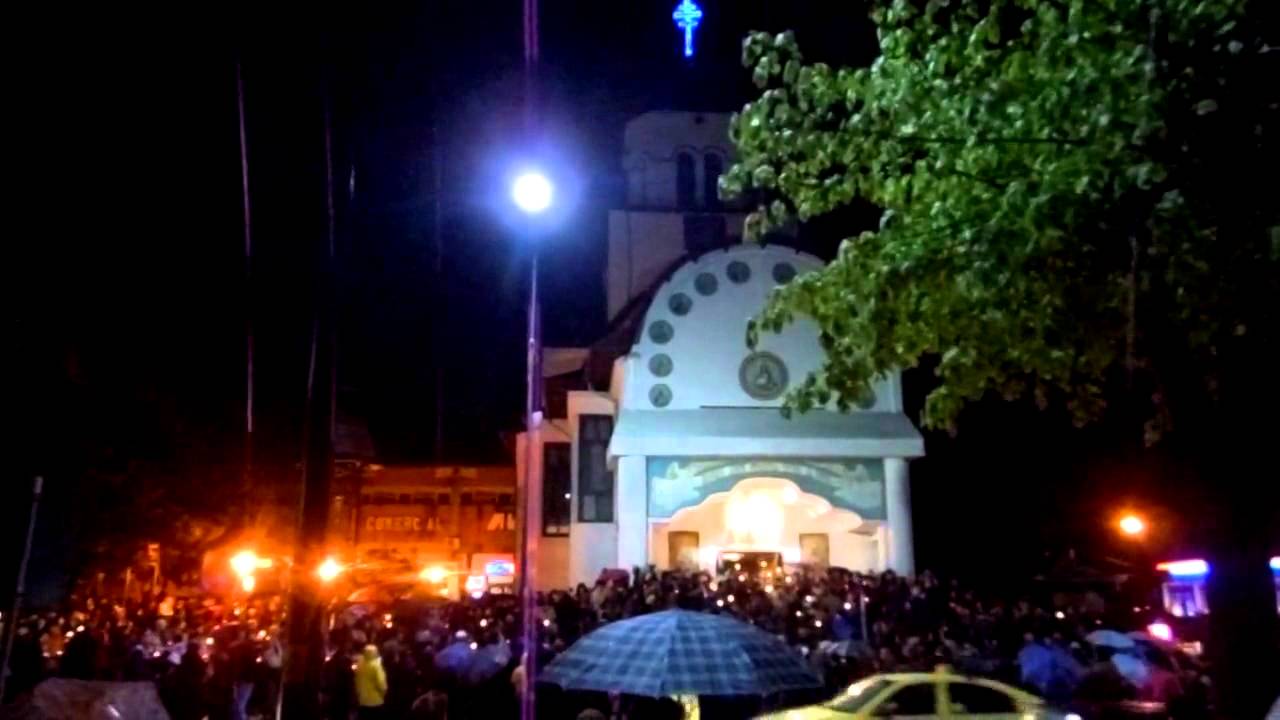 Slujba de Inviere 2014 - Biserica Sfintii Apostoli Petru si Pavel - YouTube