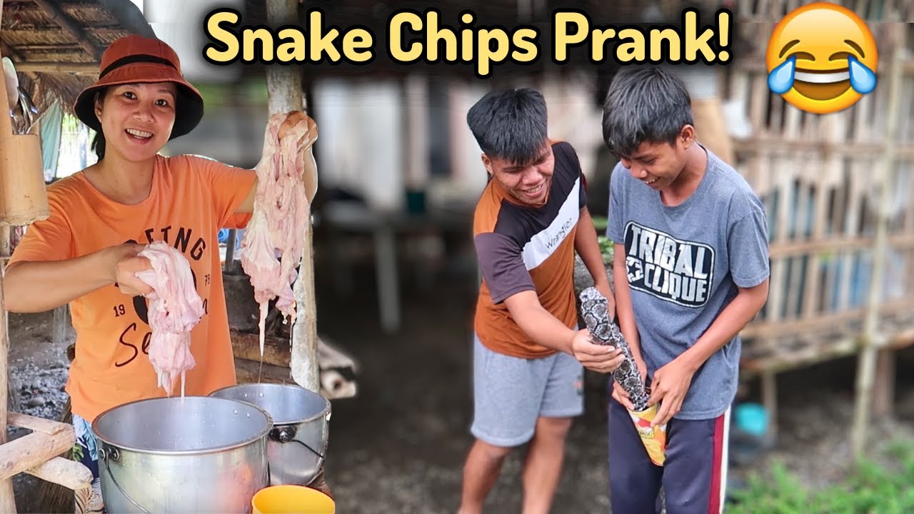Snake Chips Prank at Chicharon Bulaklak | ROMALYN VLOGS - YouTube